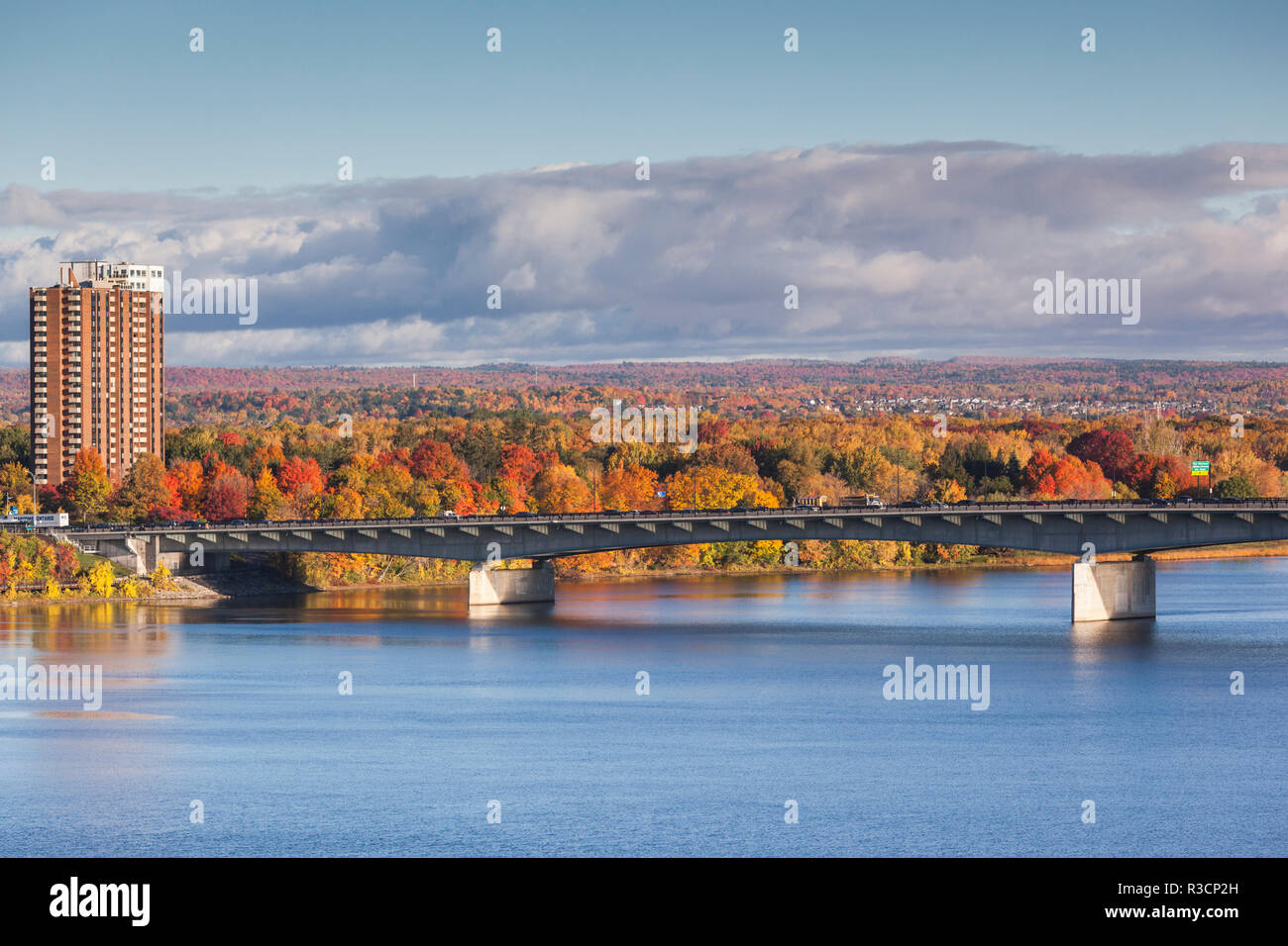 Canada, Quebec, Hull-Gatineau, high-rise and Macdonald Cartier Bridge ...
