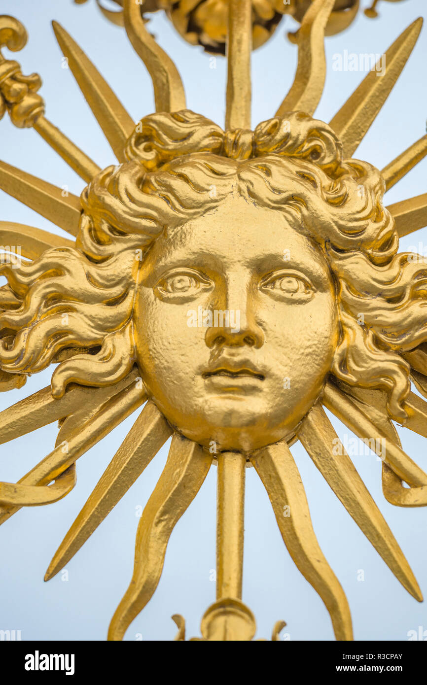 Detail of gold gate, Palace of Versailles, France Stock Photo - Alamy