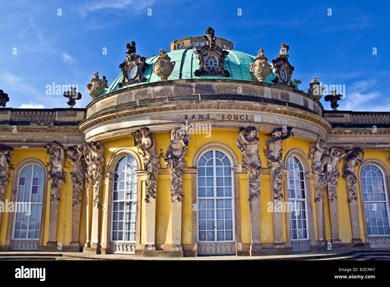 Sans souci potsdam statue hi-res stock photography and images - Alamy