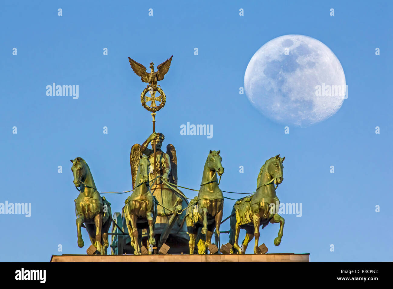 Berlin germany full moon germany hi-res stock photography and images ...