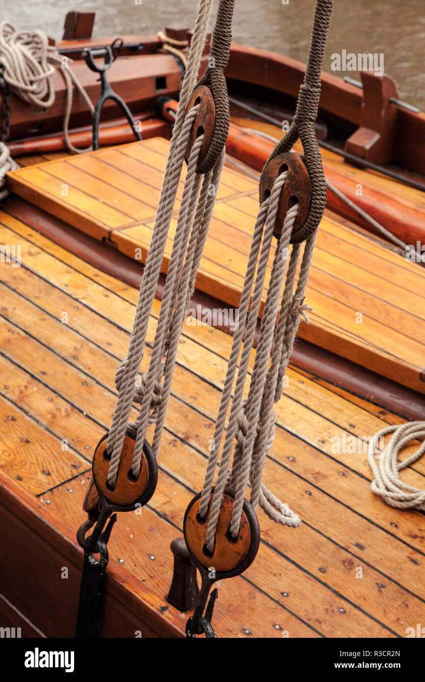 Ropes on boat anchored in Rotterdam, Netherlands Stock Photo - Alamy