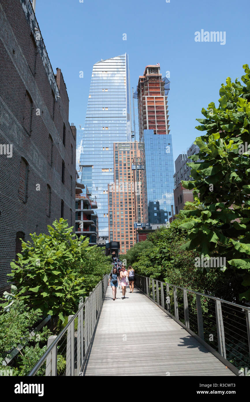 High Line Park on old train tracks above the ground. Manhattan. New ...