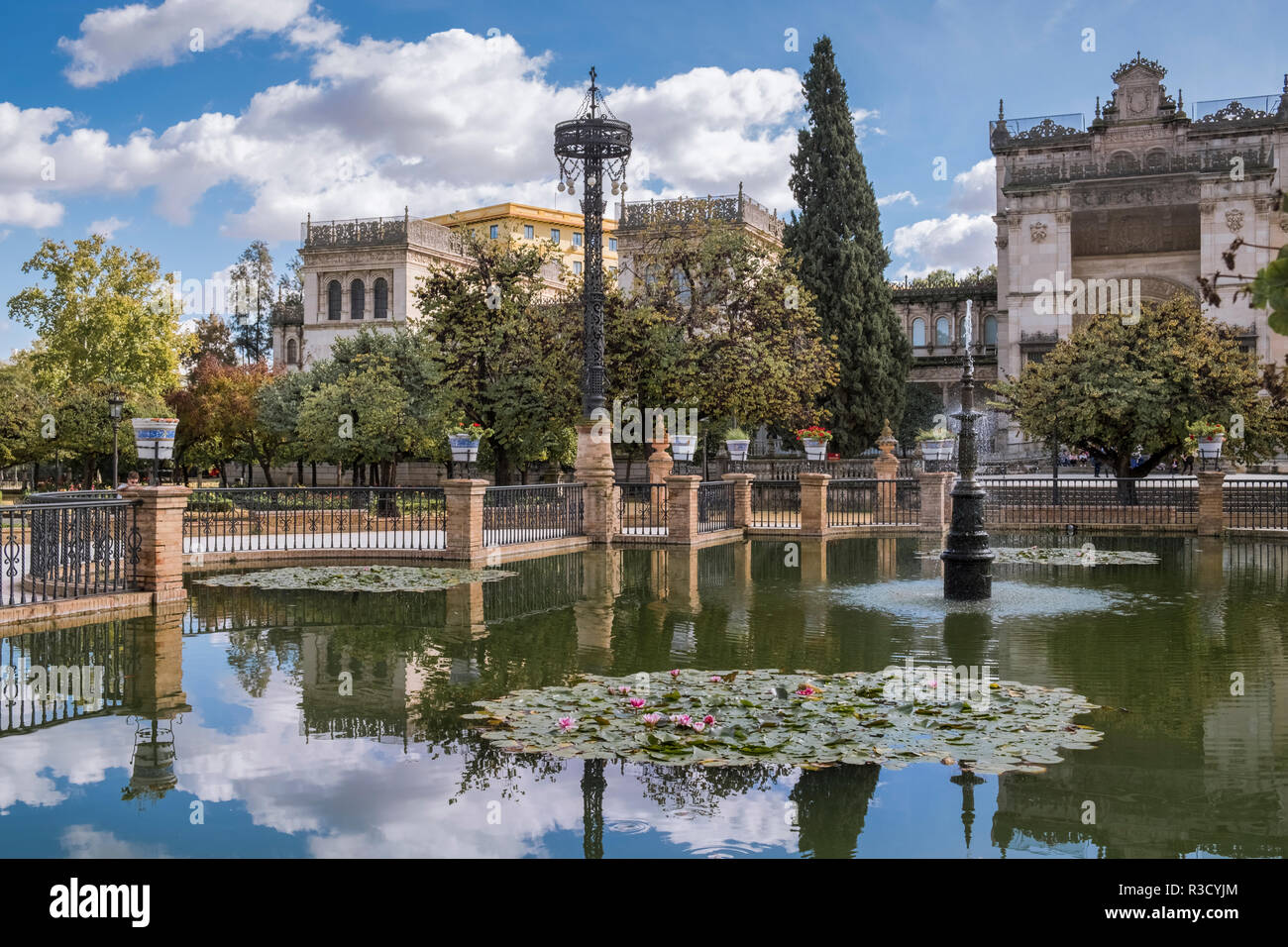 María Luisa Park and gardens, Plaza de America, Seville, Andalucia ...