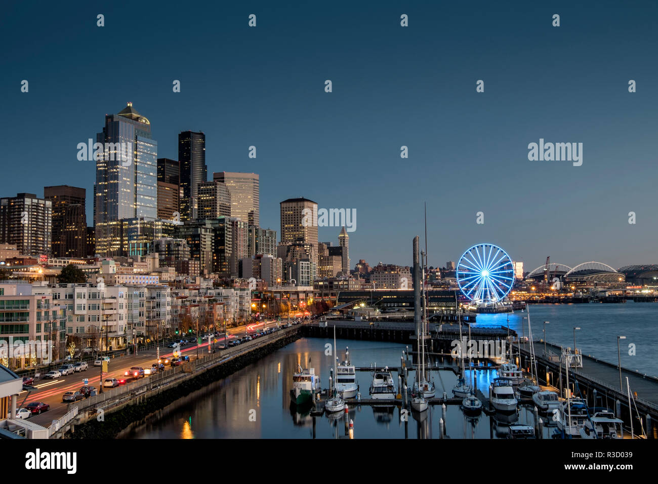 Harbour of seattle at night hi-res stock photography and images - Alamy