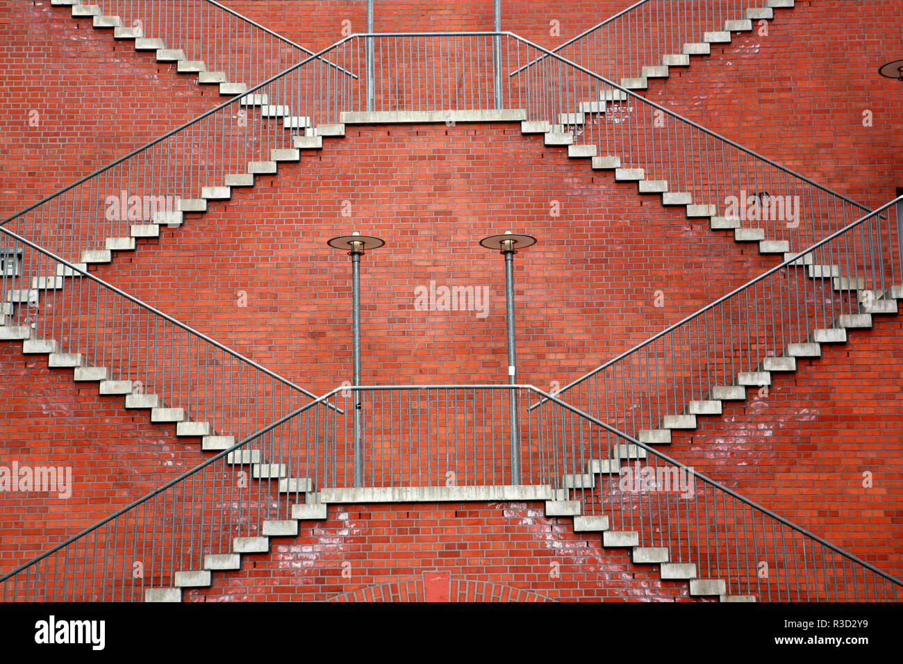 steps to a brick wall Stock Photo - Alamy