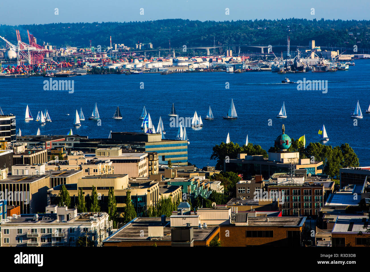 Elliott Bay, Seattle, WA. Sailboat racing regatta in front of the ...