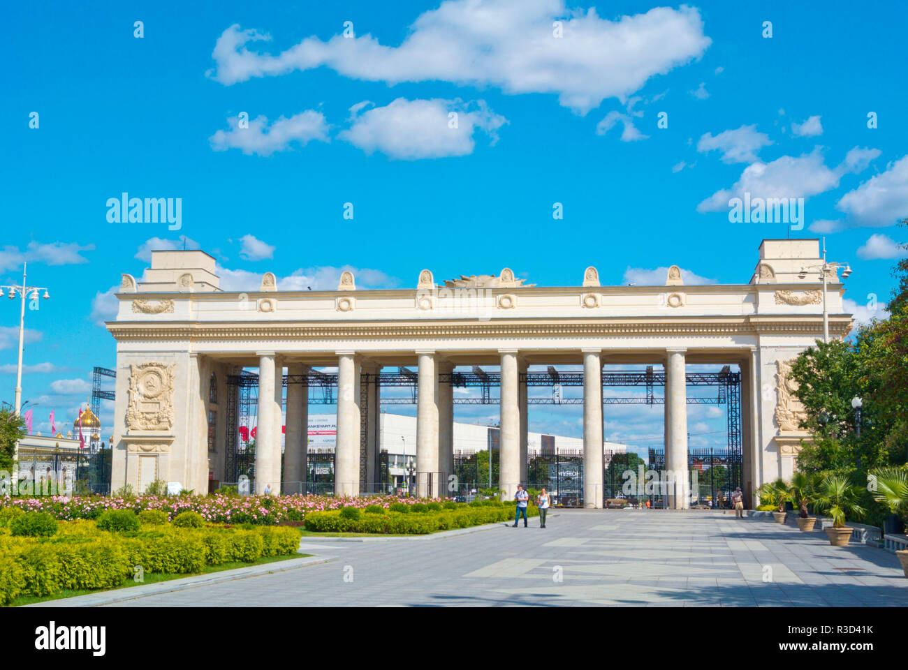 Main entrance gate, Gorky Park, Moscow, Russia Stock Photo - Alamy