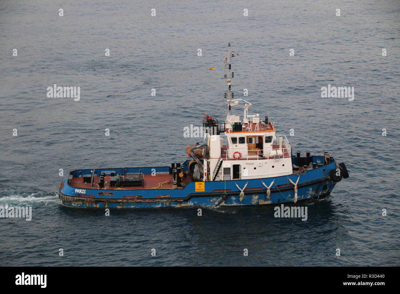 Tug boat hull hi-res stock photography and images - Alamy