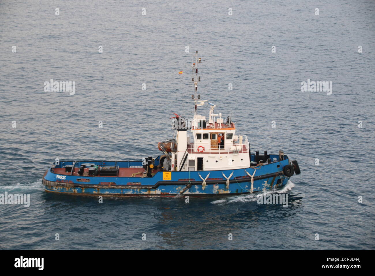 Tug boat hull hi-res stock photography and images - Alamy
