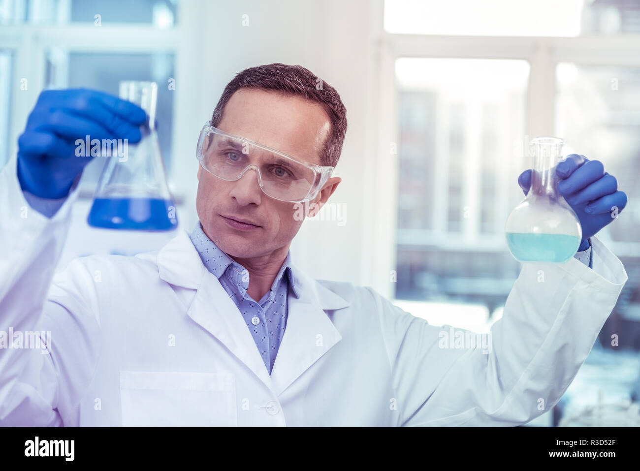 Different reactions hi-res stock photography and images - Alamy