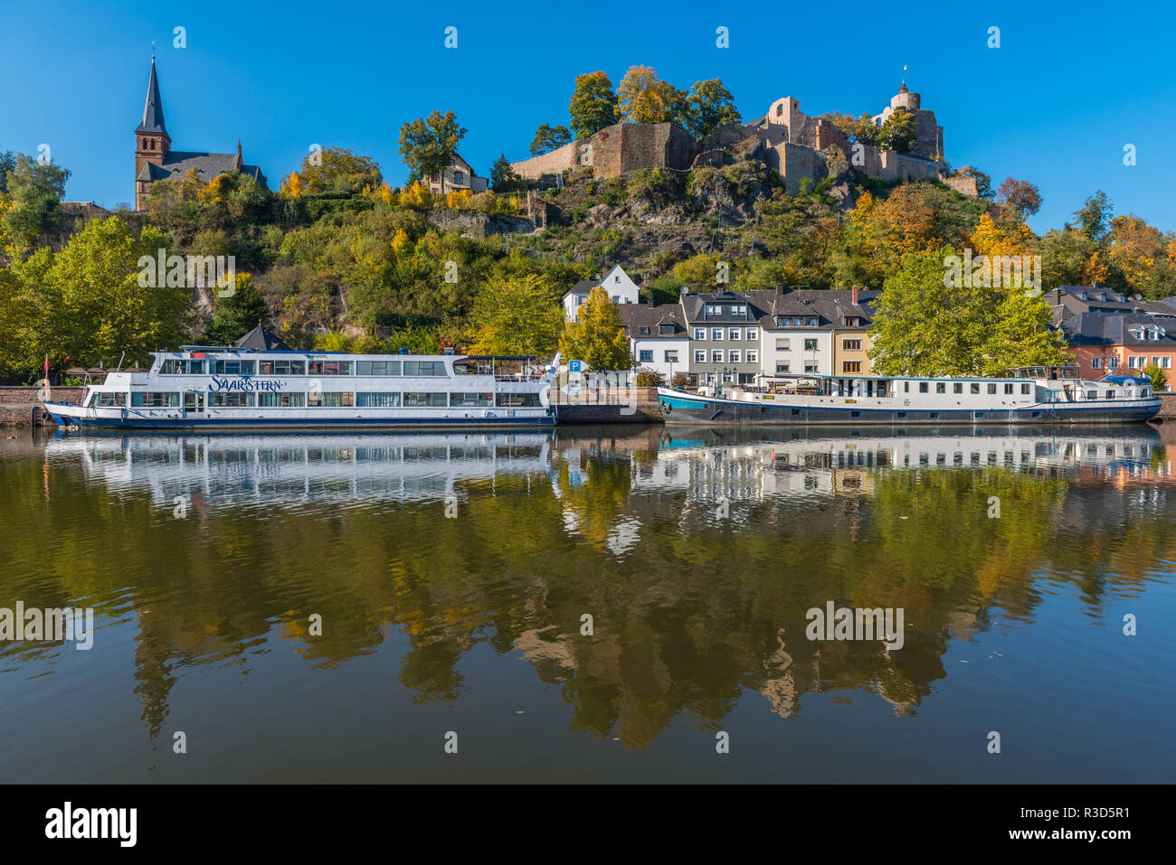 Historic hill top town hi-res stock photography and images - Alamy