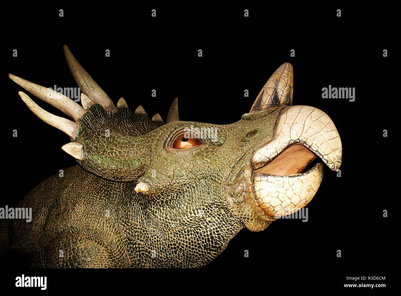 Angry dinosaur hi-res stock photography and images - Alamy