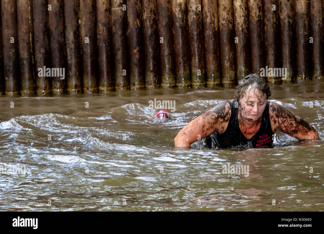 Mud run woman hi-res stock photography and images - Alamy