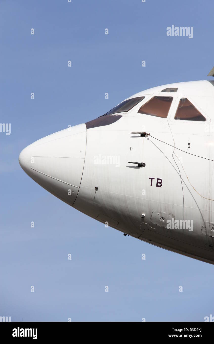 Pilot cockpit outside hi-res stock photography and images - Alamy