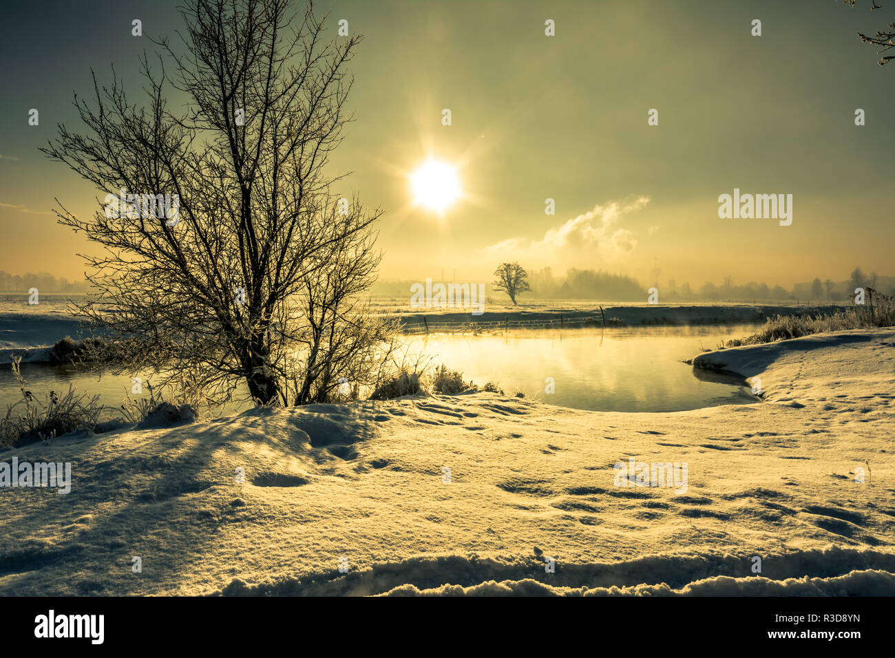 Moody scenery hi-res stock photography and images - Alamy