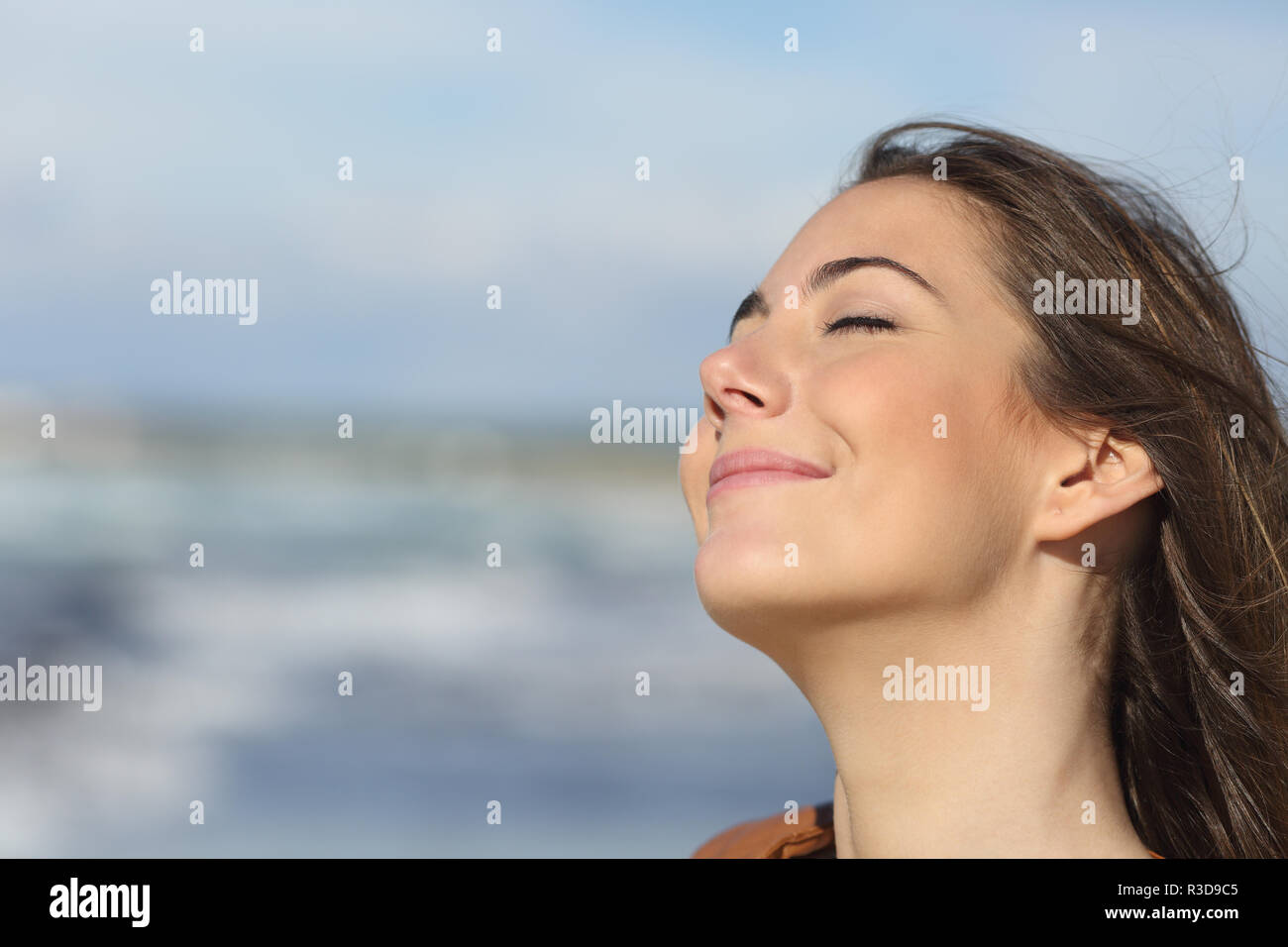 Deep breath summer lady hi-res stock photography and images - Alamy