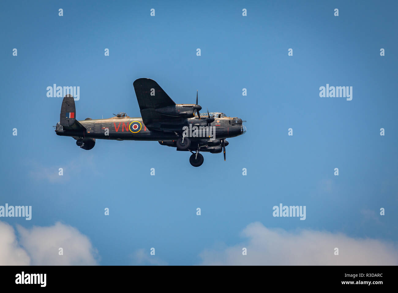 1942 avro lancaster hi-res stock photography and images - Alamy