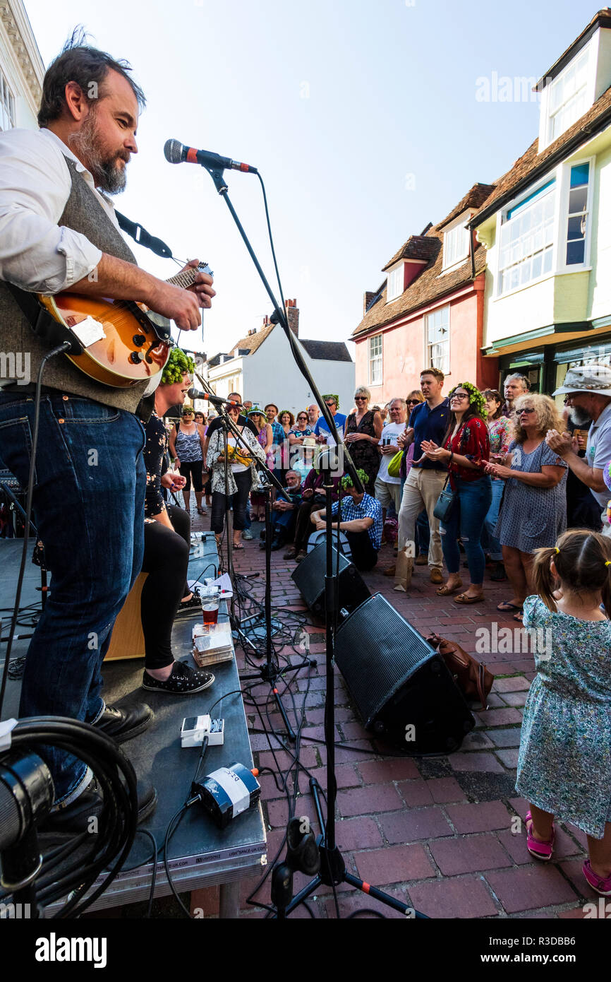 Small town concert hi-res stock photography and images - Alamy