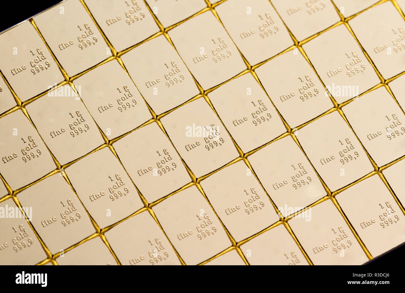 Metals solid hi-res stock photography and images - Alamy