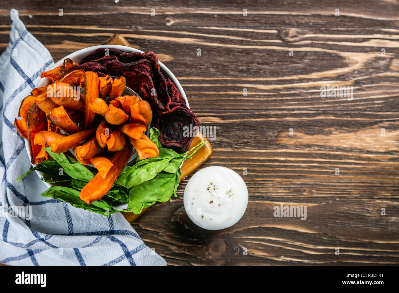 Healthy potato chips alternative - vegetable chips (beet root, pumpkin ...