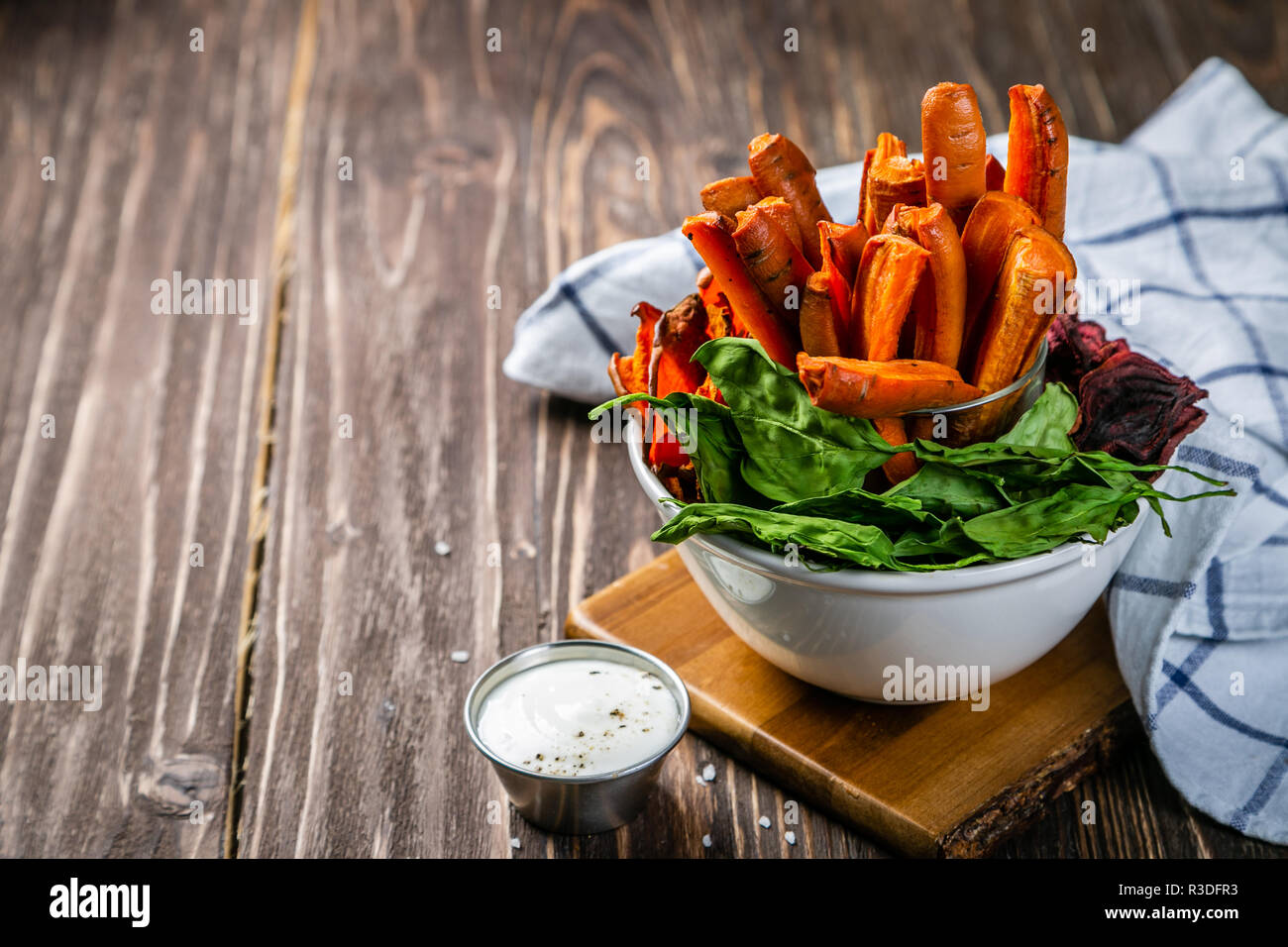 Healthy potato chips alternative - vegetable chips (beet root, pumpkin ...