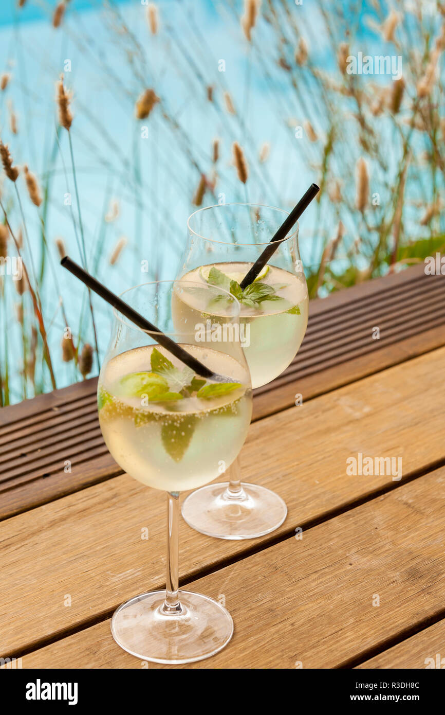 Glas of champagne hi-res stock photography and images - Alamy