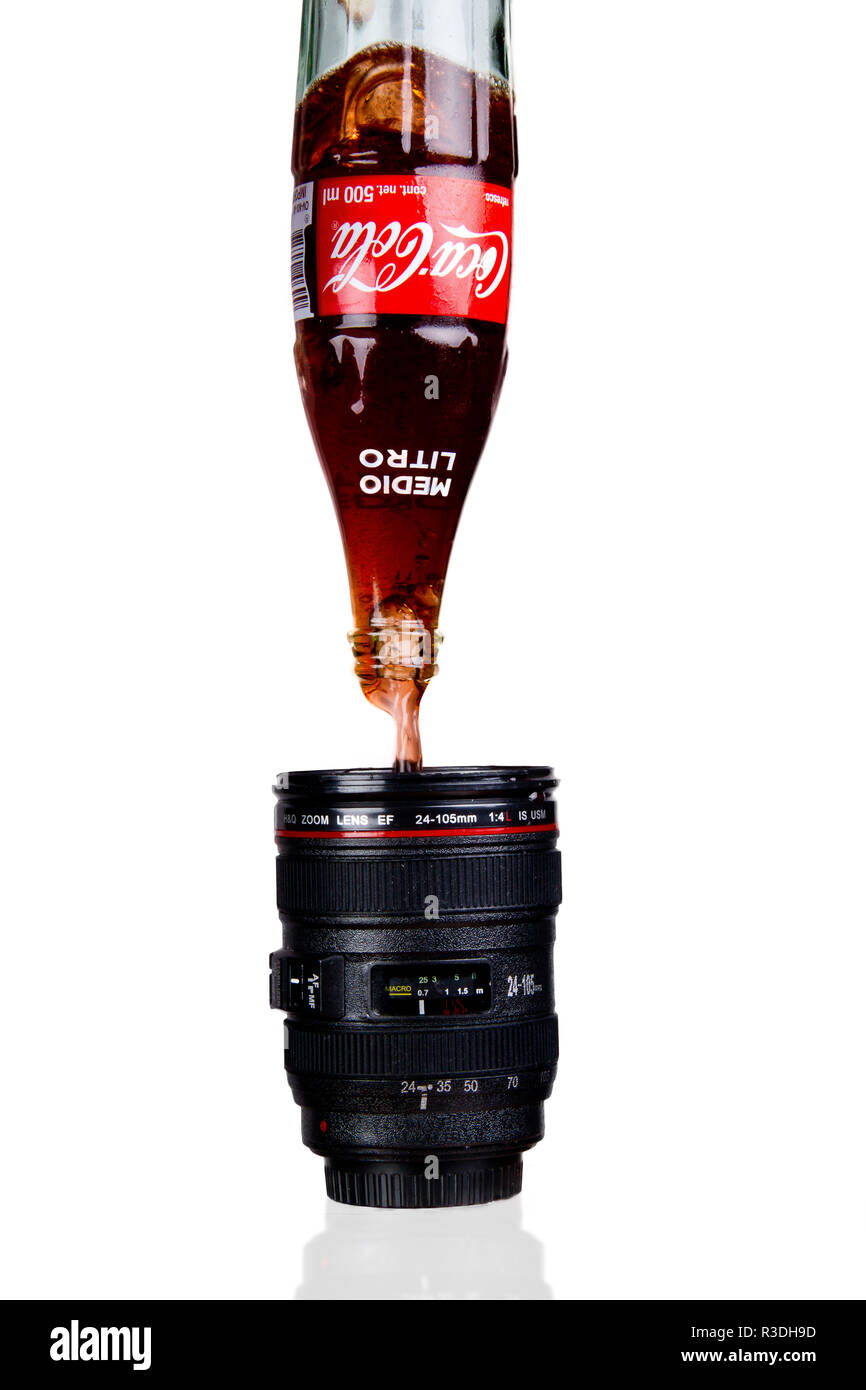 Cup of coca cola hi-res stock photography and images - Alamy