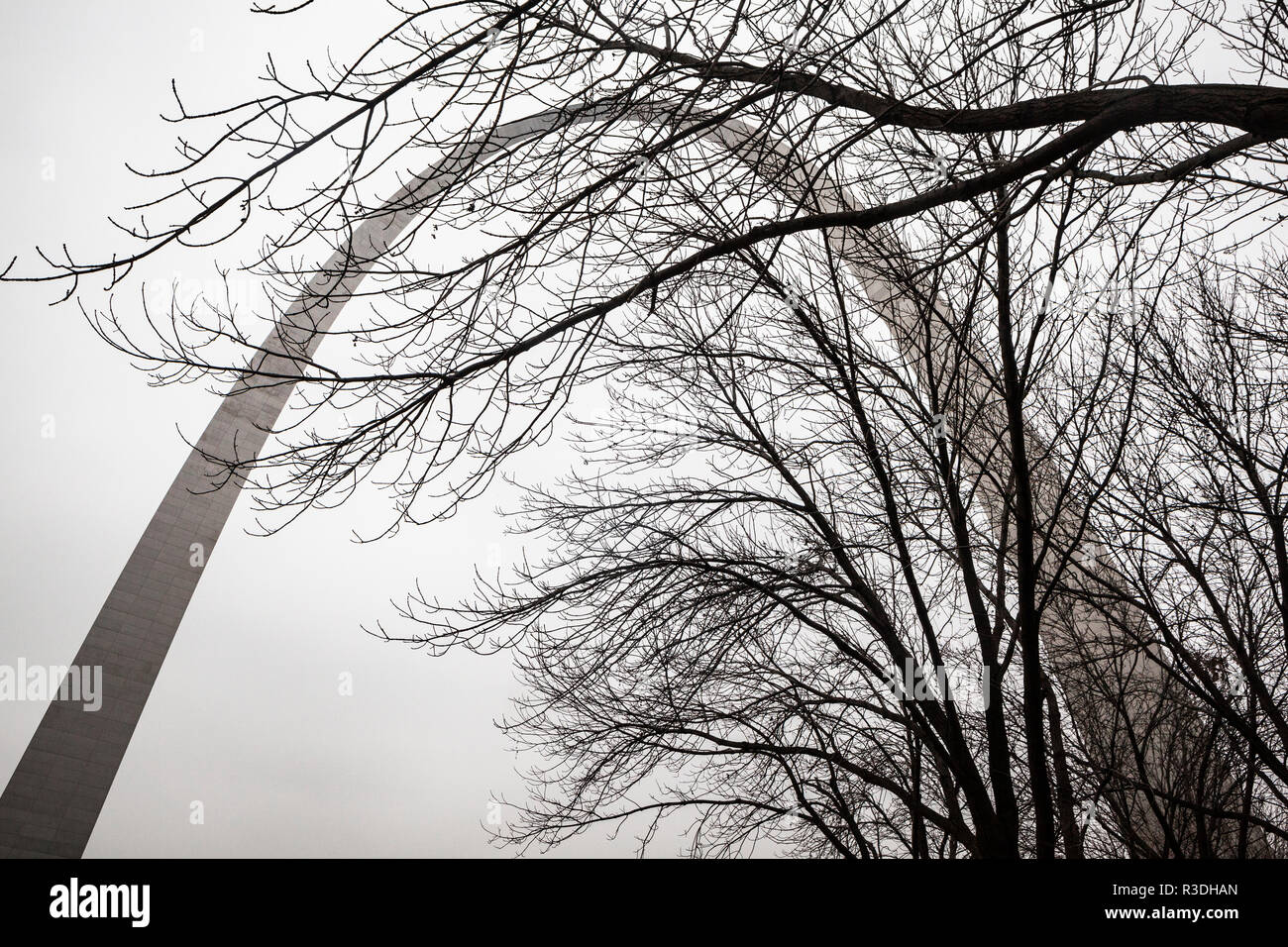 The Gateway Arch, a 630-foot (192 m) monument in St. Louis, Missouri ...