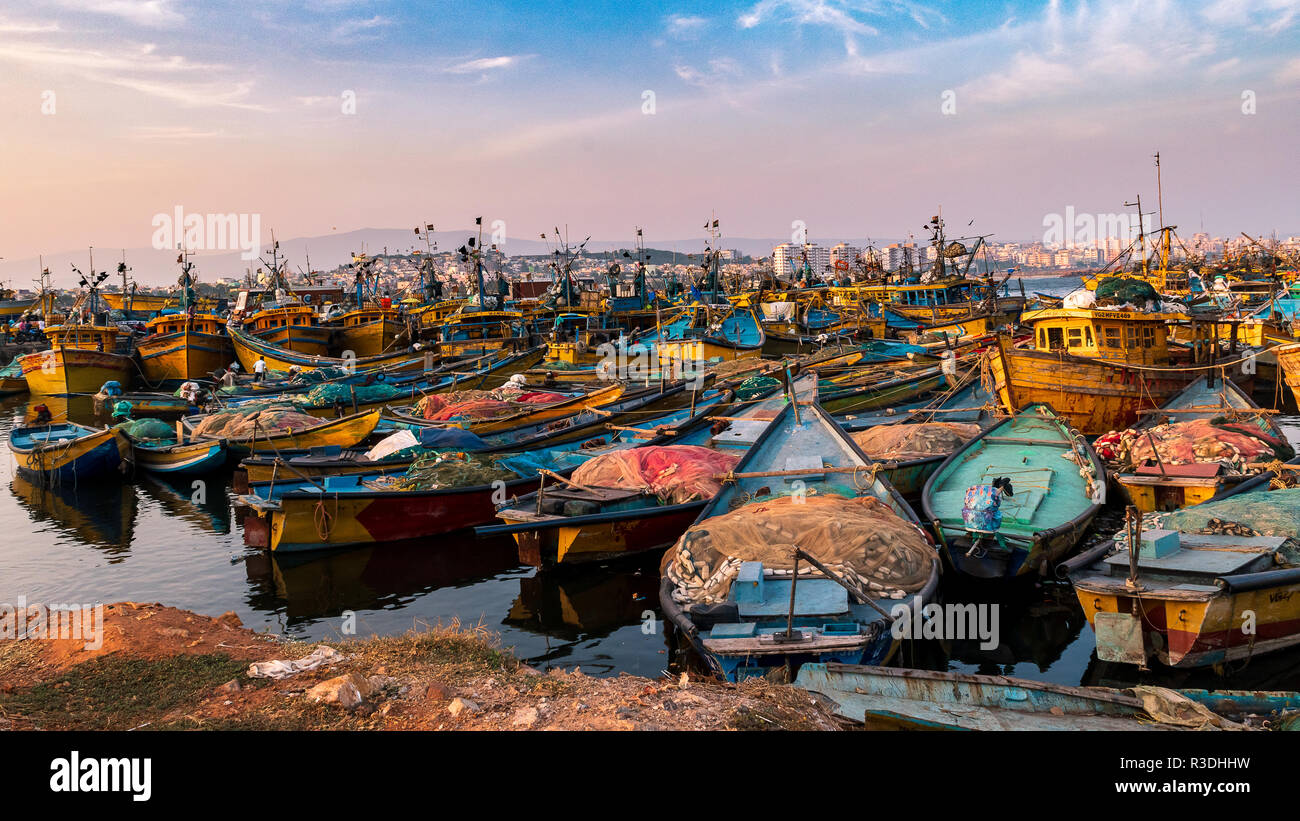 Vizag port hi-res stock photography and images - Alamy