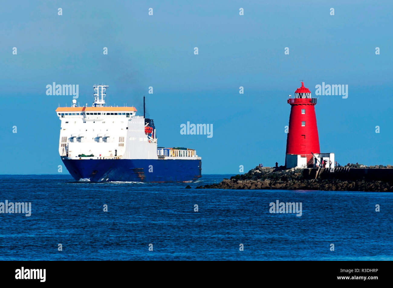 Salt ship unload hi-res stock photography and images - Alamy