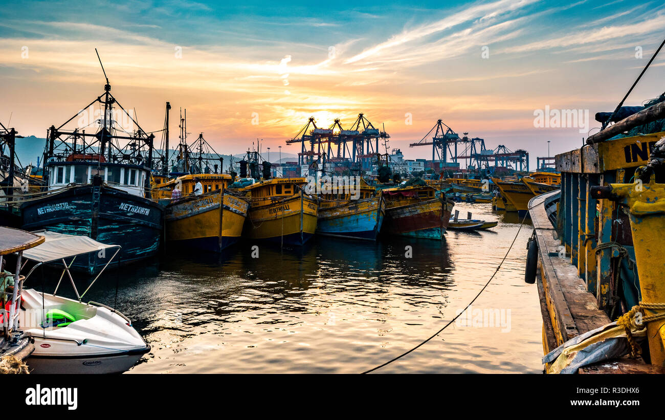 Vizag port hi-res stock photography and images - Alamy