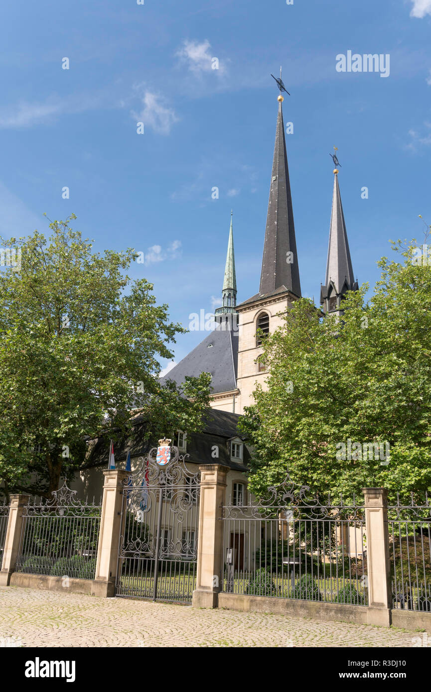 Cathedrale notre dame hi-res stock photography and images - Alamy