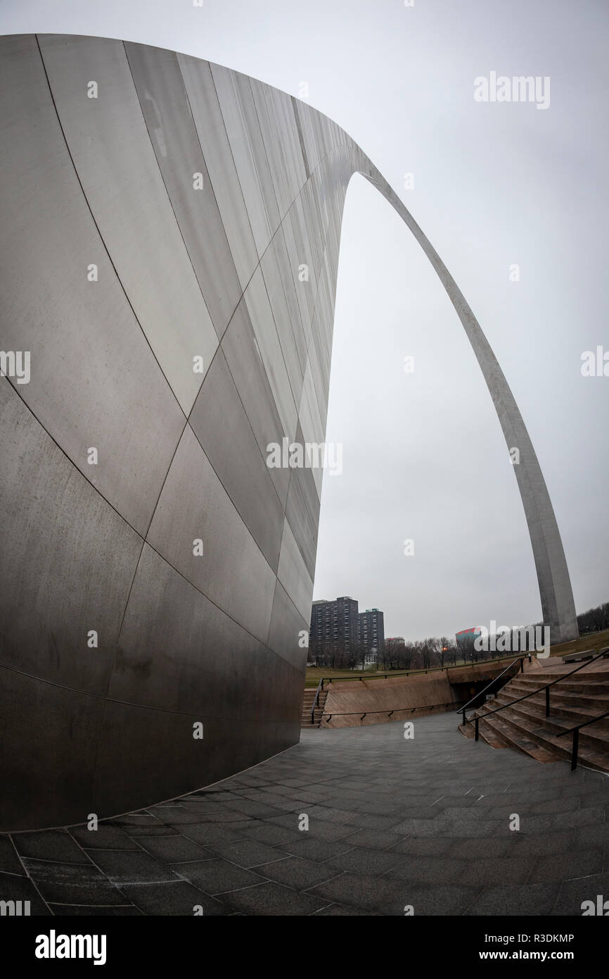 The Gateway Arch, a 630-foot (192 m) monument in St. Louis, Missouri ...