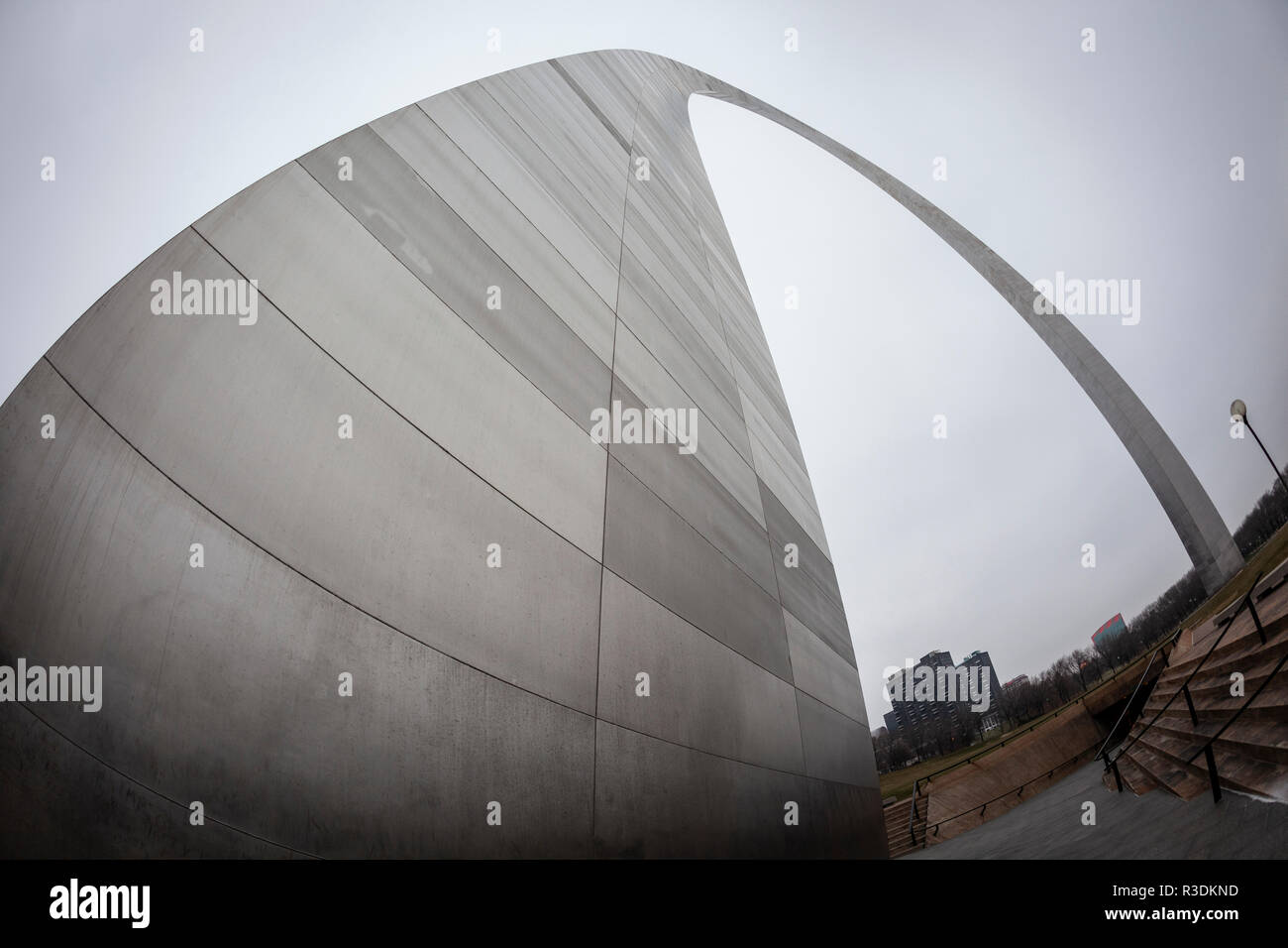 The Gateway Arch, a 630-foot (192 m) monument in St. Louis, Missouri ...