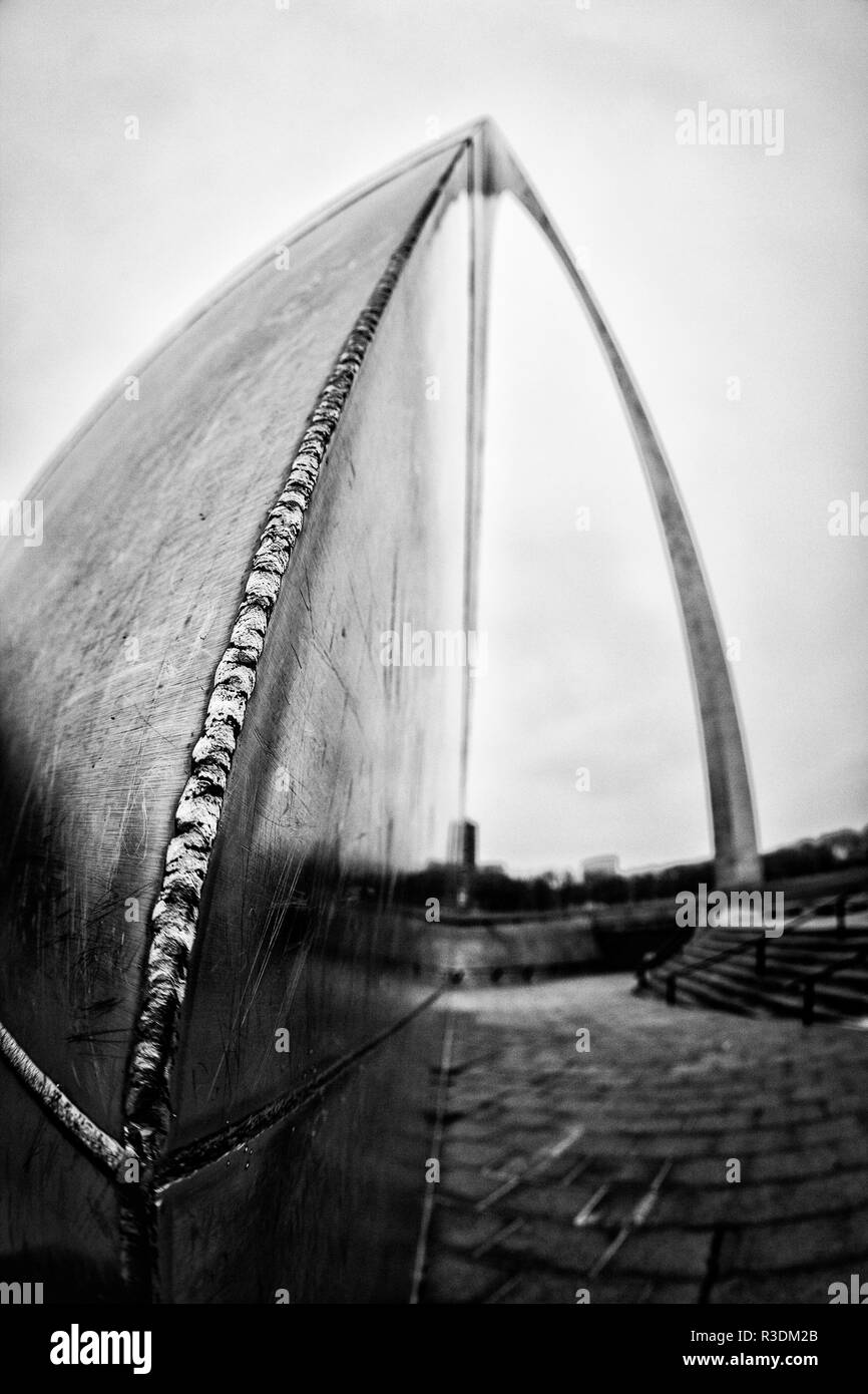 The Gateway Arch, a 630-foot (192 m) monument in St. Louis, Missouri ...