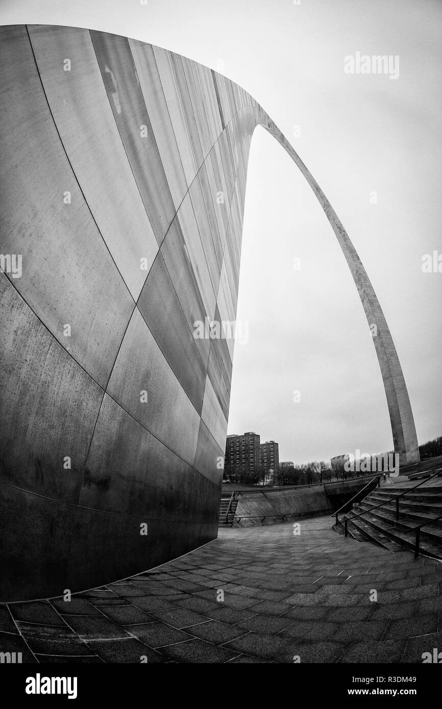 The Gateway Arch, a 630-foot (192 m) monument in St. Louis, Missouri ...
