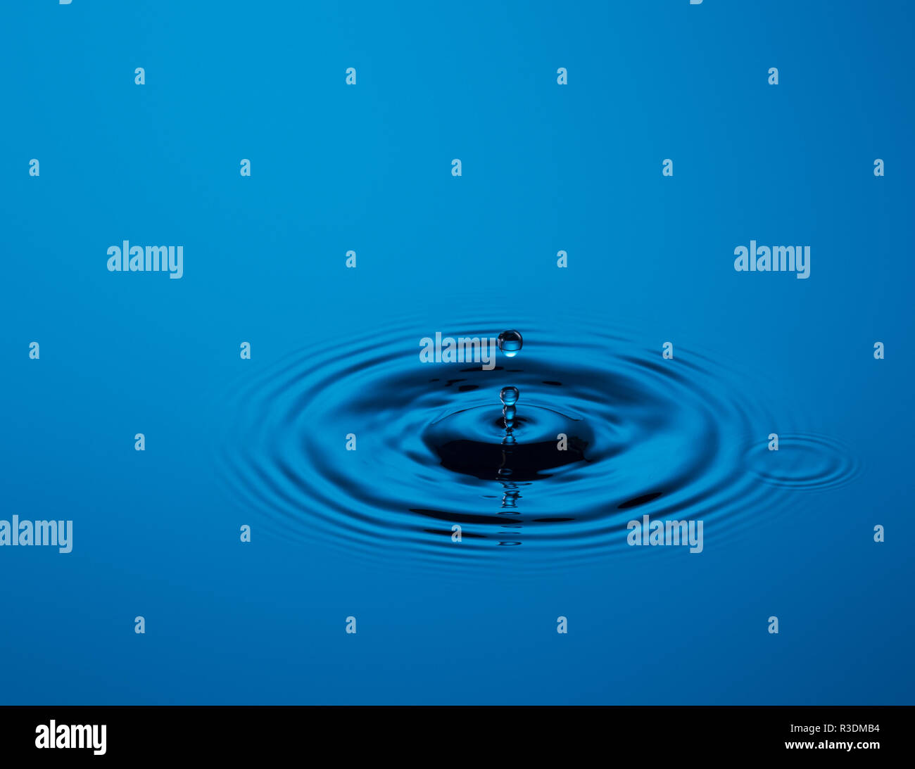 Mirroring surface water salt hi-res stock photography and images - Alamy