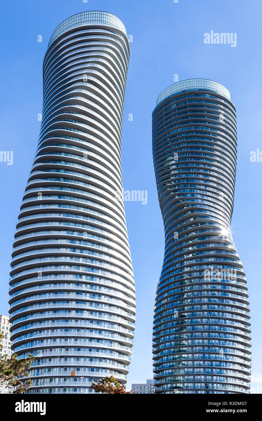 Absolute waterfront hi-res stock photography and images - Alamy