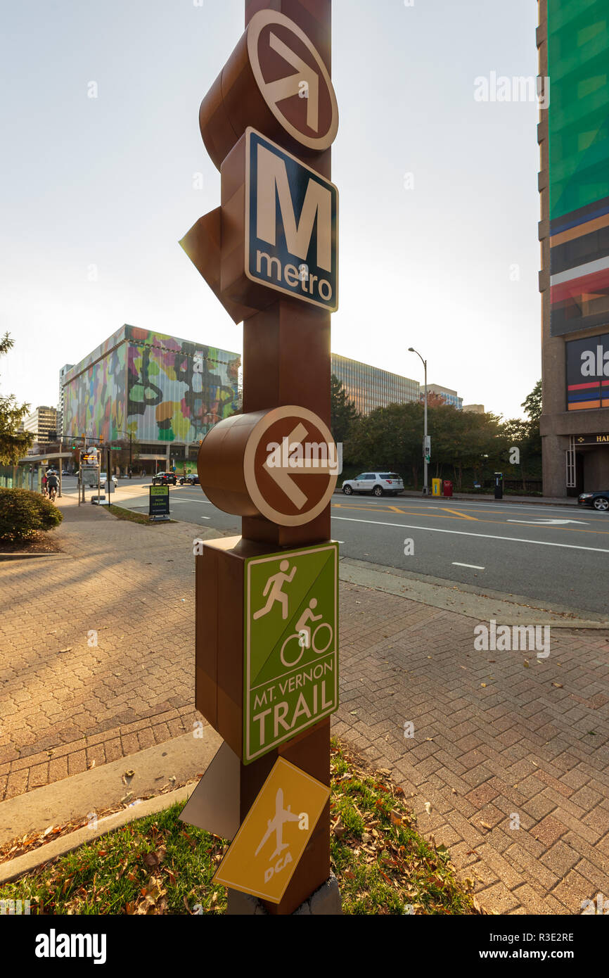 ARLINGTON, V.A. - NOVEMBER 17 2018: A directional infographic sign ...