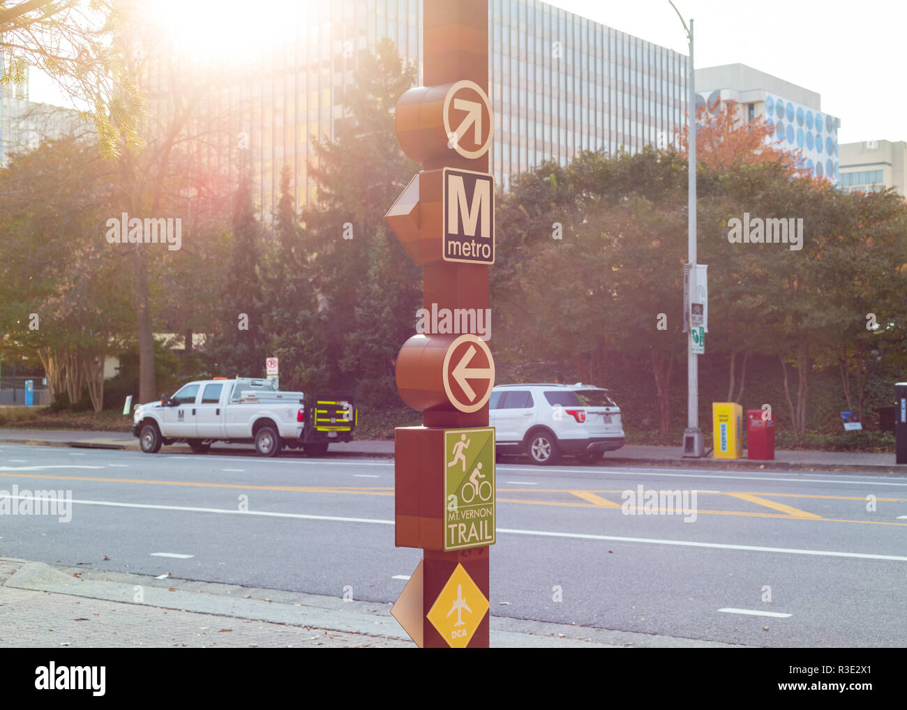 ARLINGTON, V.A. - NOVEMBER 17 2018: A directional infographic sign ...