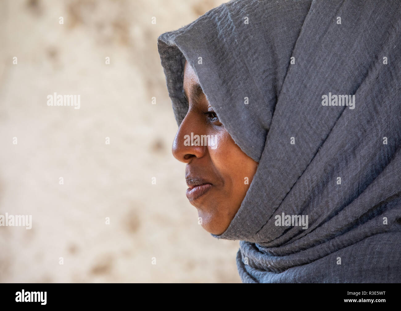 Veiled harari woman, Harari Region, Harar, Ethiopia Stock Photo - Alamy