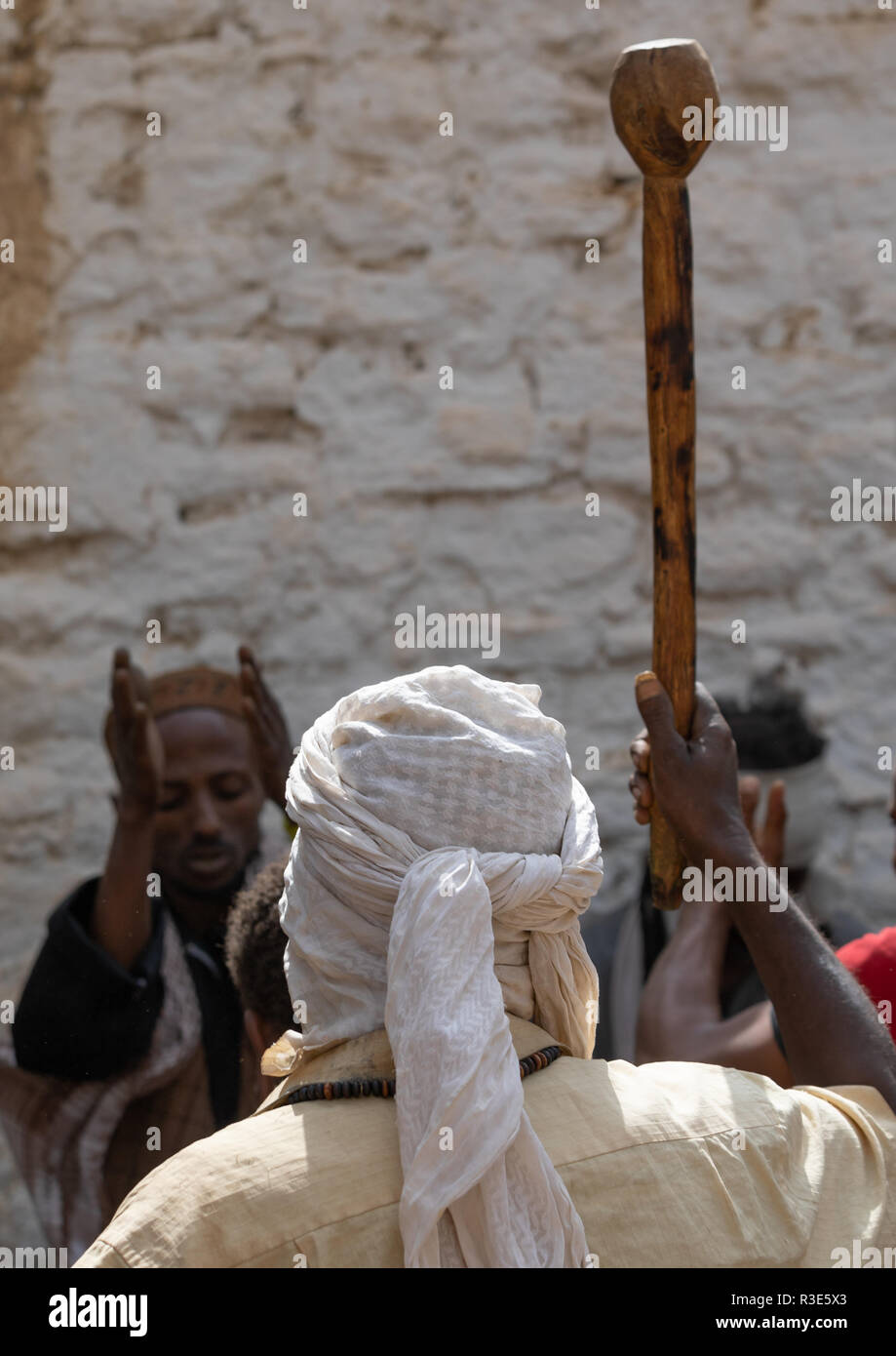 Africans dancing hi-res stock photography and images - Alamy