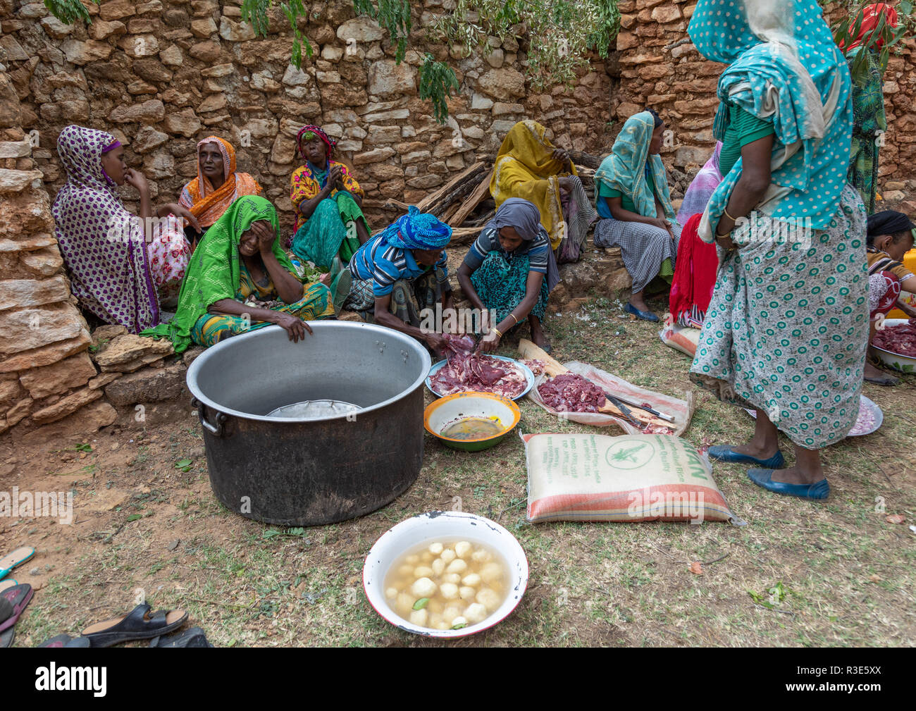 Muslim Women Preparing Food High Resolution Stock Photography and ...