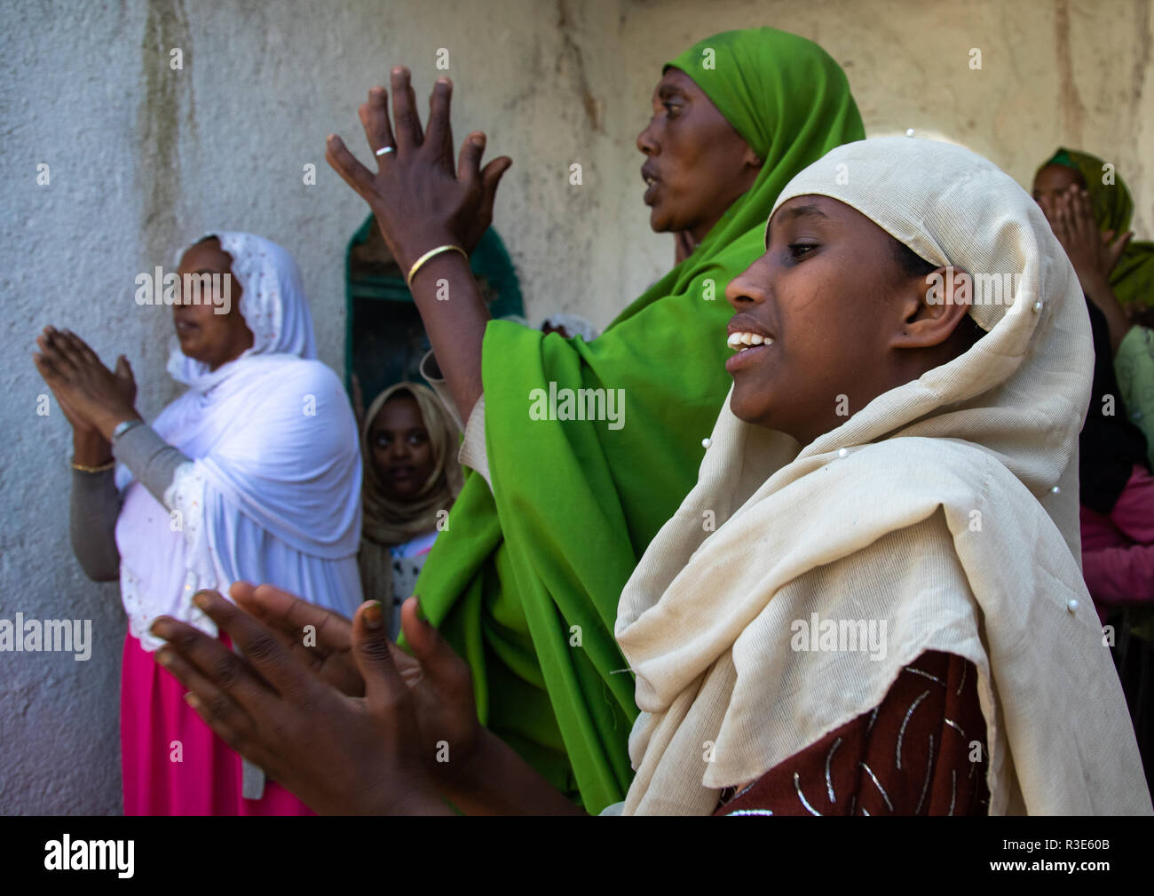 Harari women chanting during a muslim ceremony, Harari Region, Harar ...
