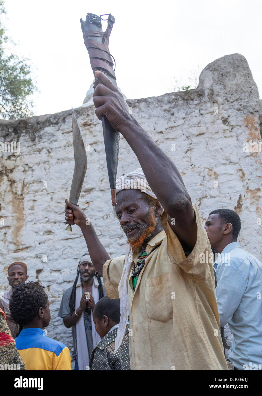 Huge knife hi-res stock photography and images - Alamy