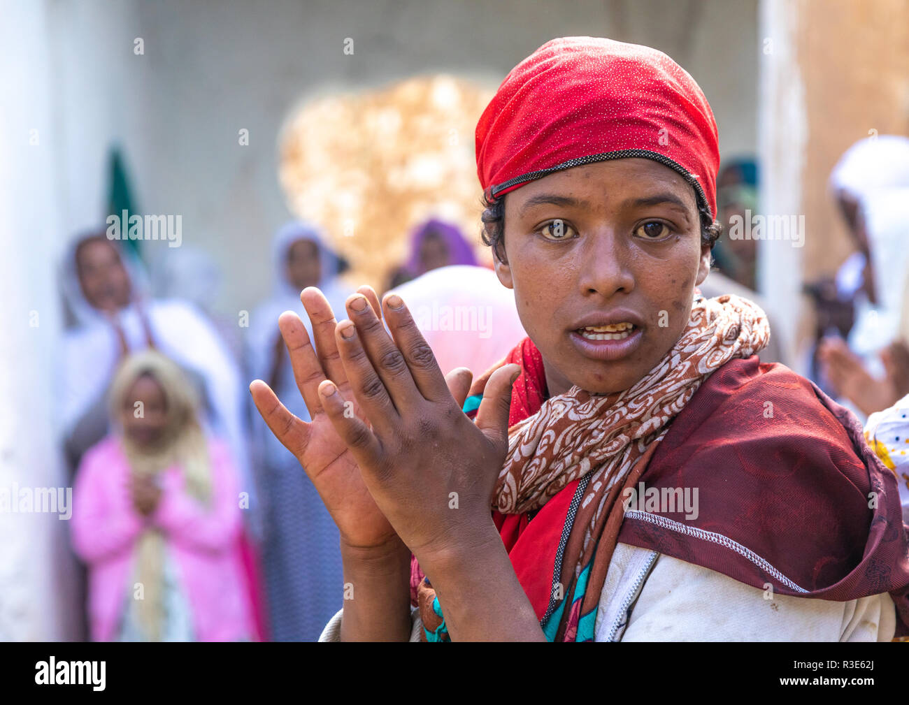 Harari woman goes into a trance during a muslim ceremony, Harari Region ...