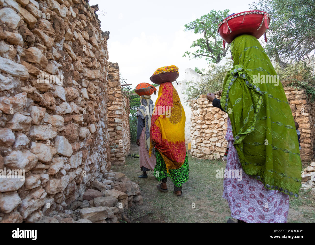 Harari Women High Resolution Stock Photography and Images - Alamy