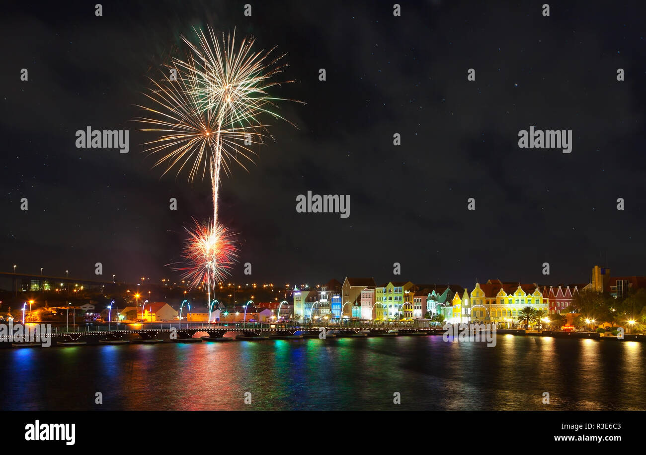 Night view curacao hi-res stock photography and images - Alamy