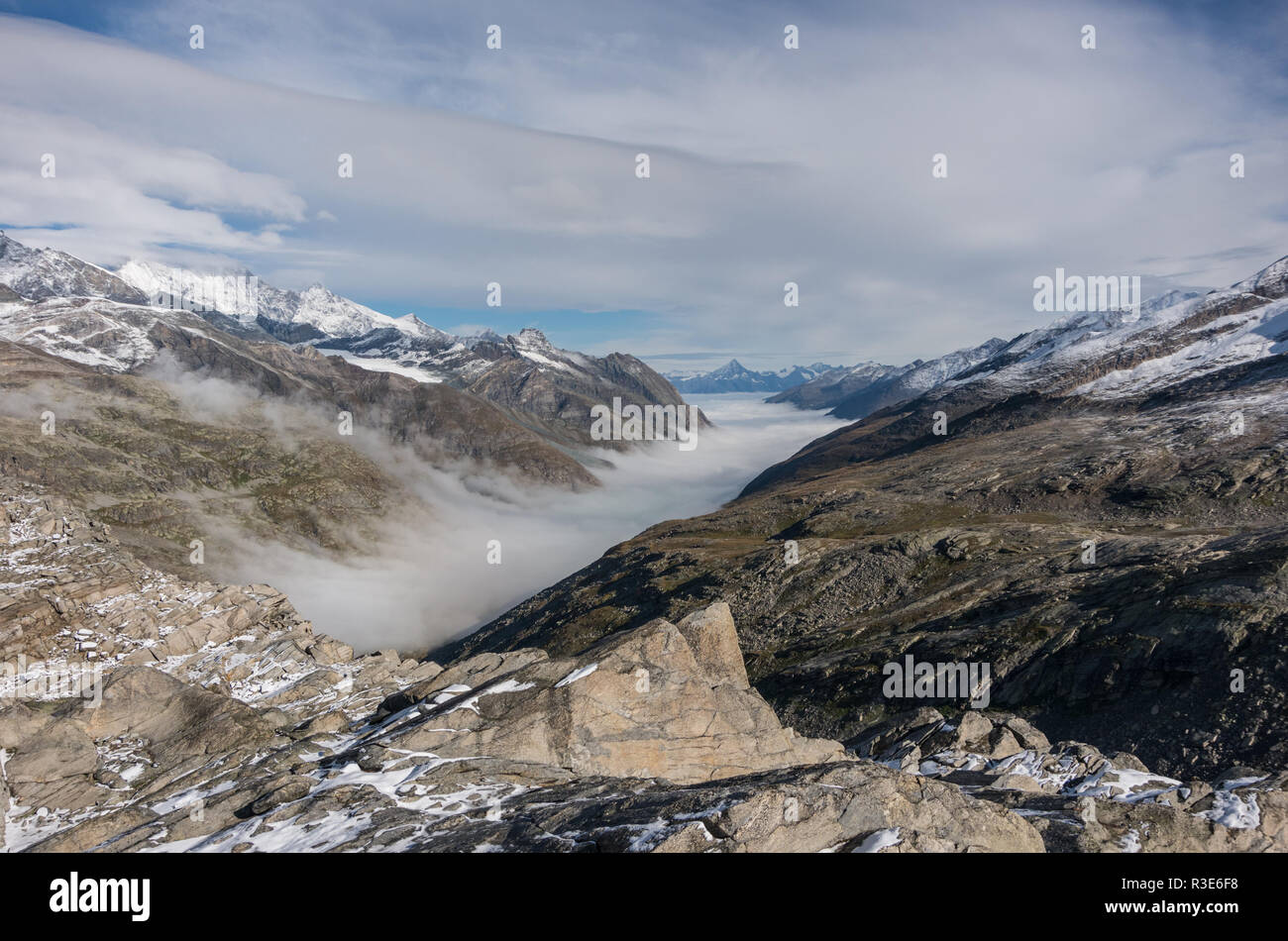 Monte Moro pass from Switzerland into Italy and the Stausee lake near ...