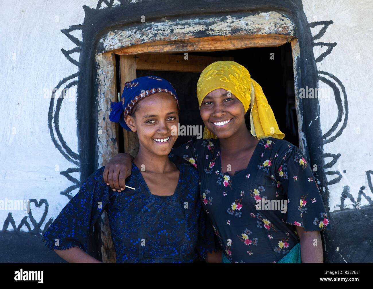 Ethiopian girls smile camera hi-res stock photography and images - Alamy